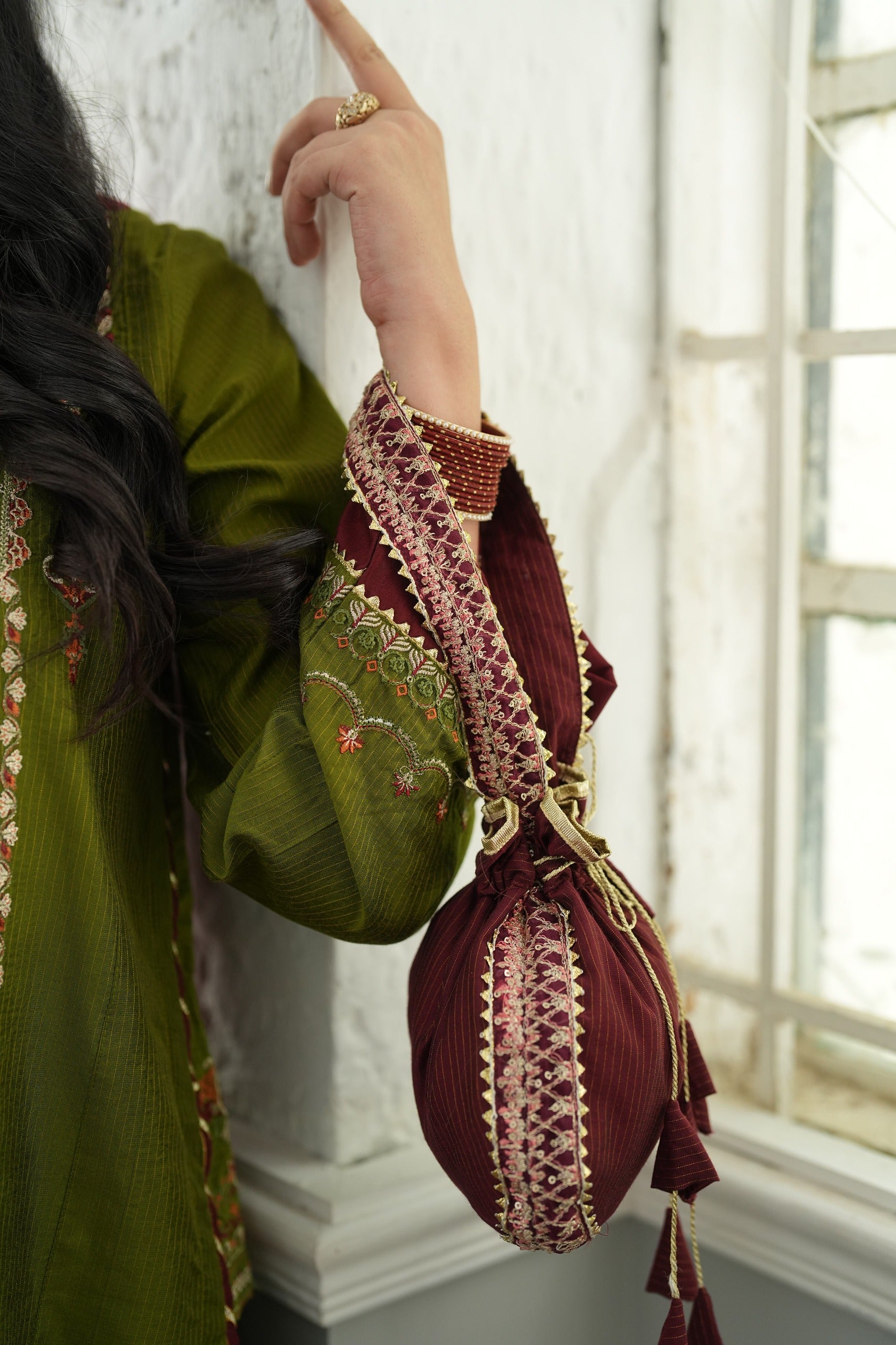 Rawish Potli – Omal